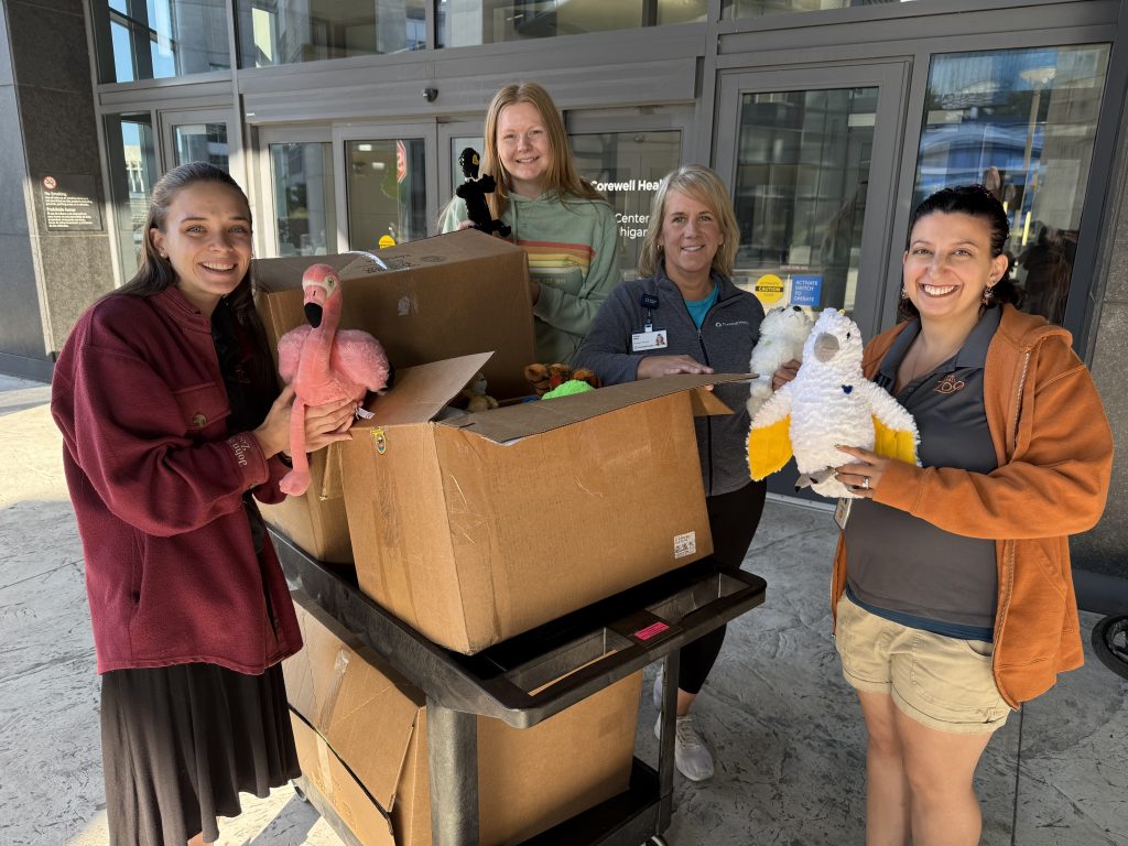 Zoo Staff Brings Imperfect Stuffed Animal Joy To Young Patients At ...